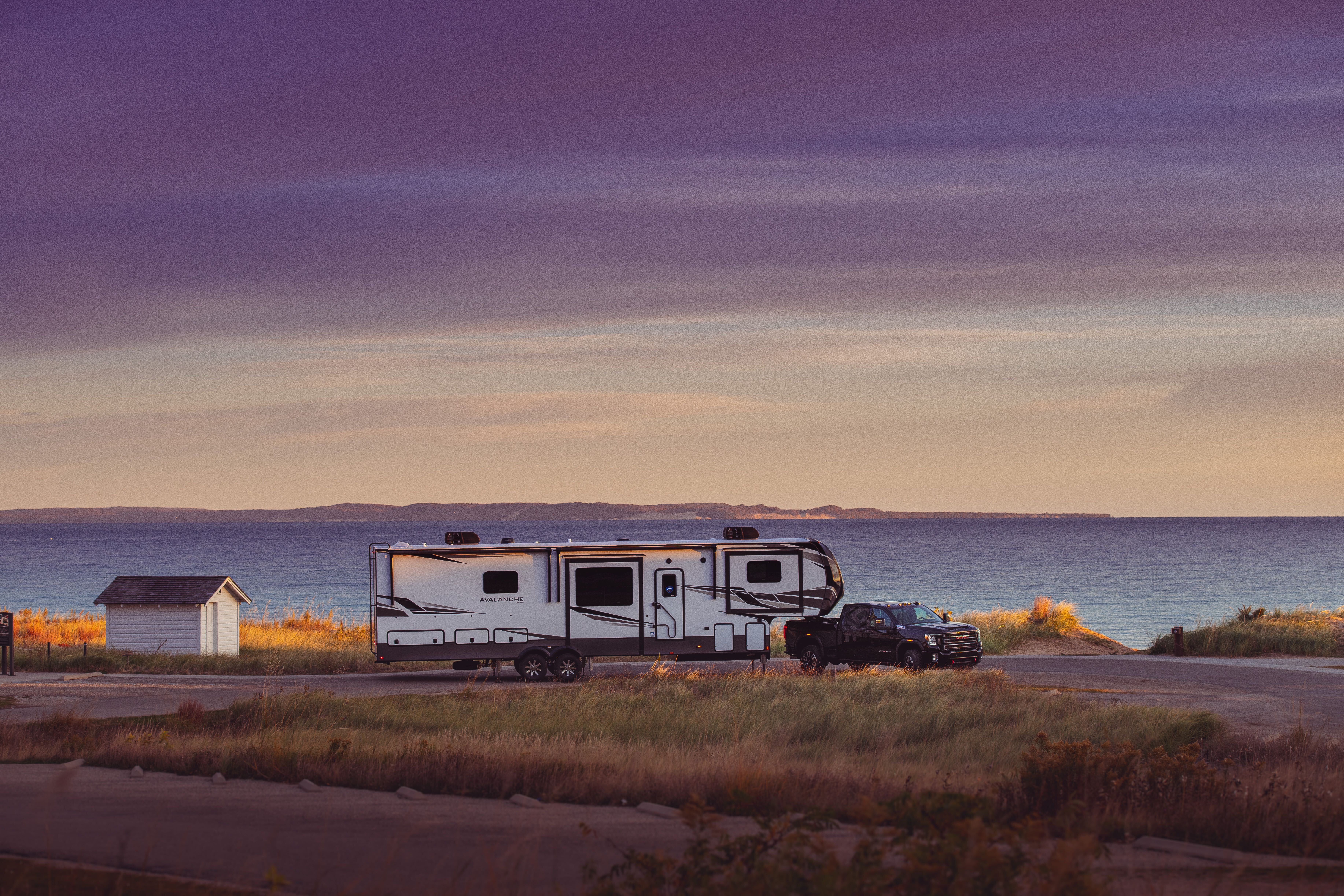 Alpine Avalanche Edition | Family-friendly Luxury RVs - Keystone RV ...