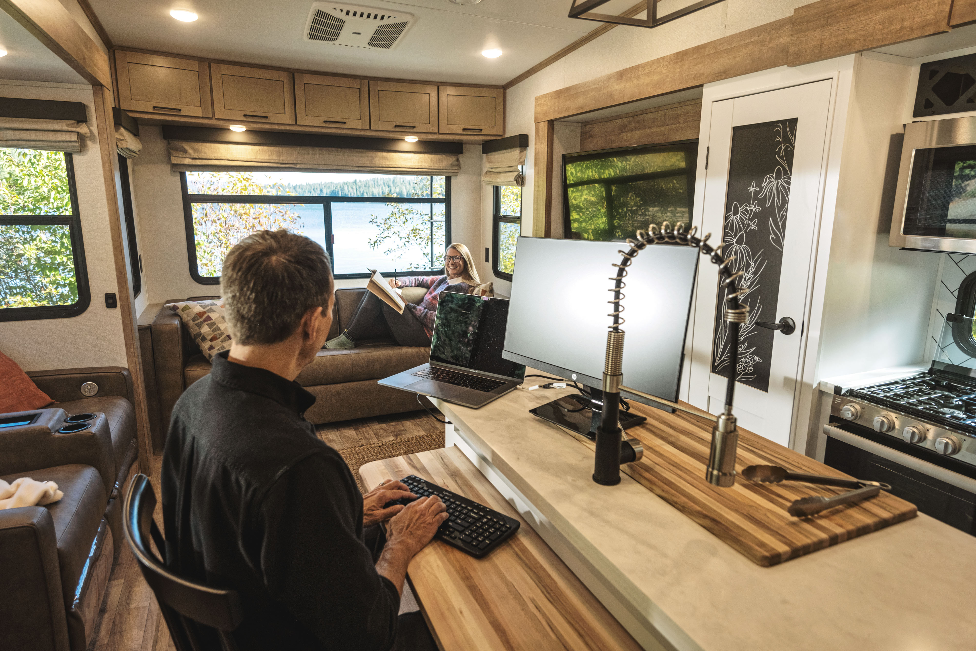 Internet & Connectivity - Keystone RV