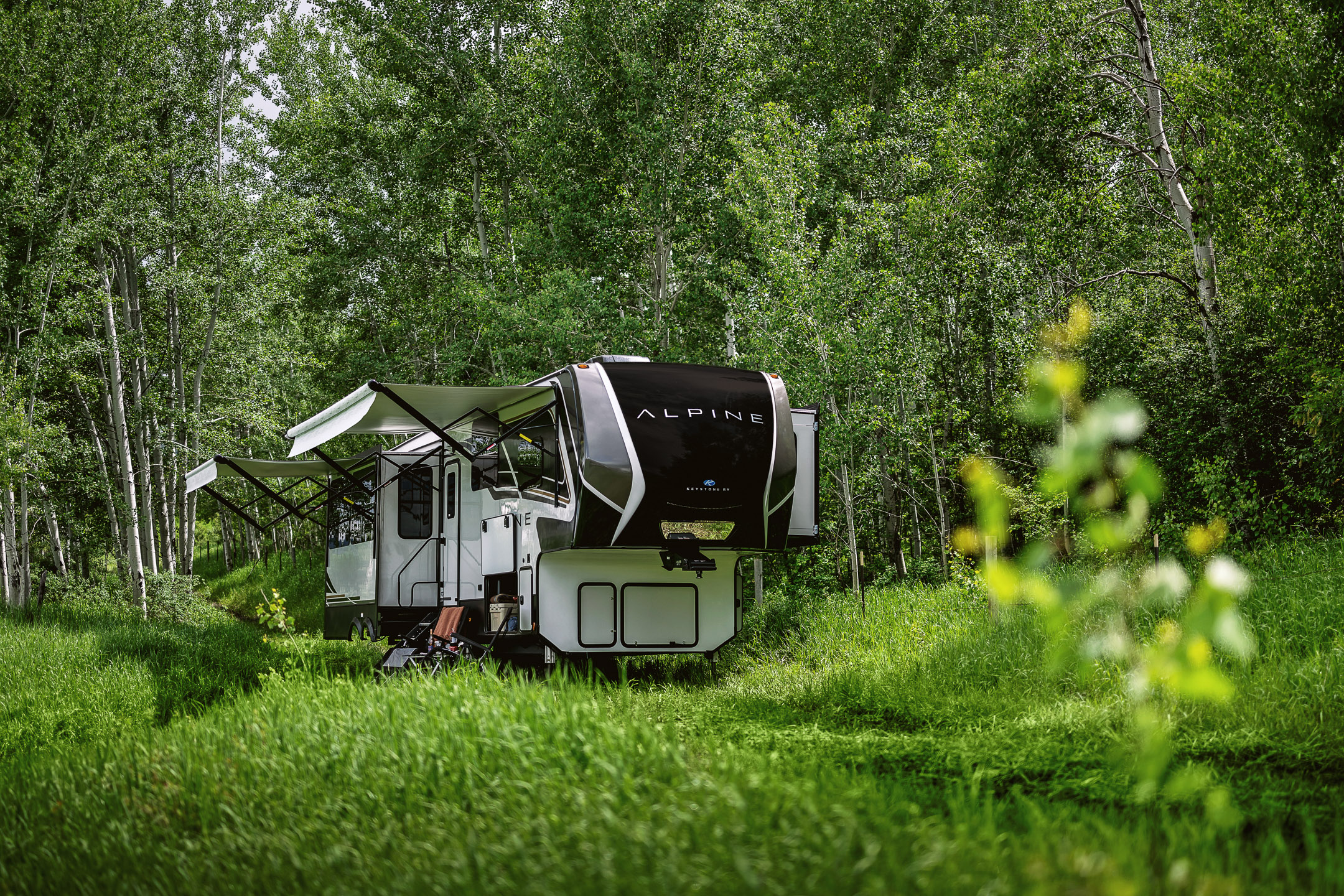 Alpine Luxury Fifth Wheel RVs - Built for Long Haul Travel - Keystone RV
