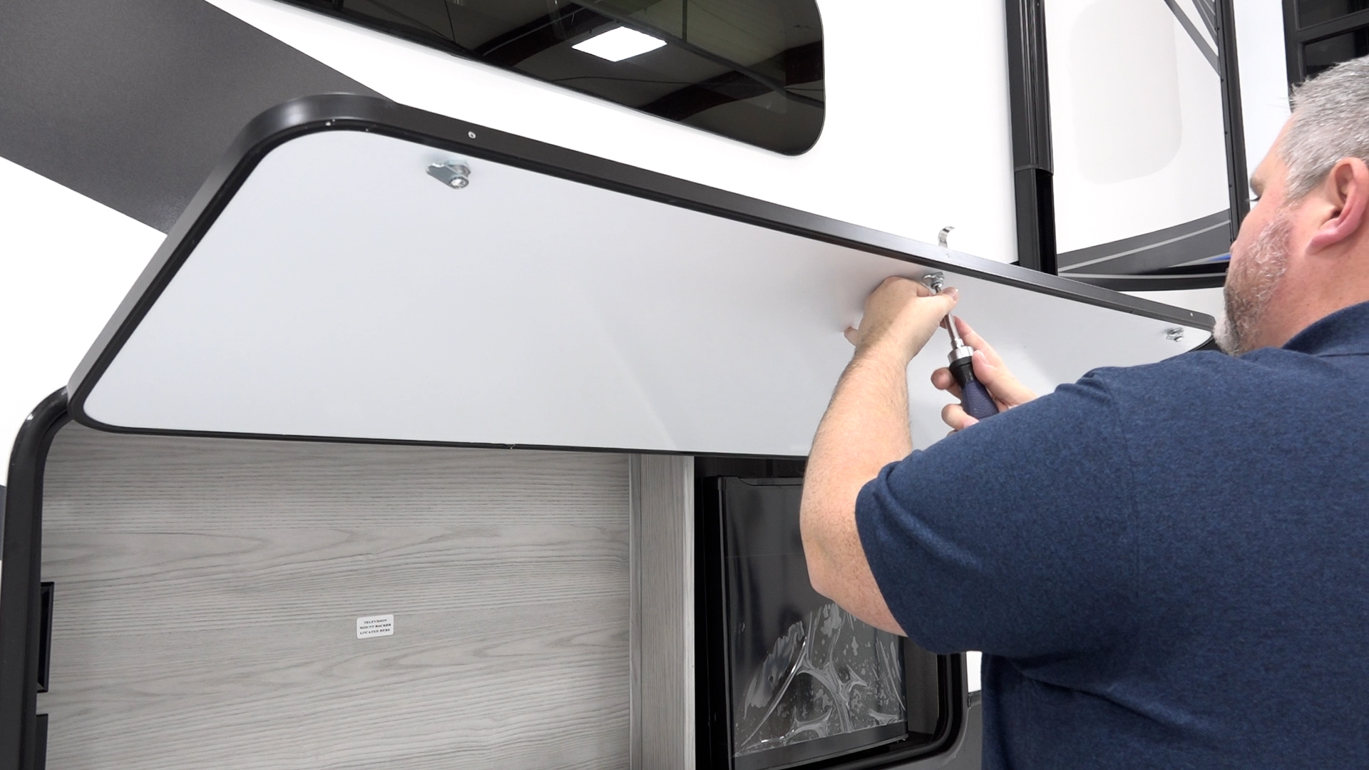 HOW TO REPLACE YOUR COMPARTMENT DOOR LOCKS - Keystone RV